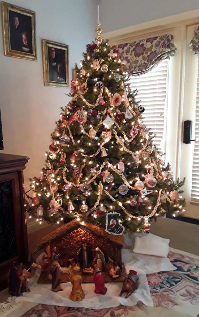 Seniors Refresh Their Holiday Traditions for Community Living - Masonic ...